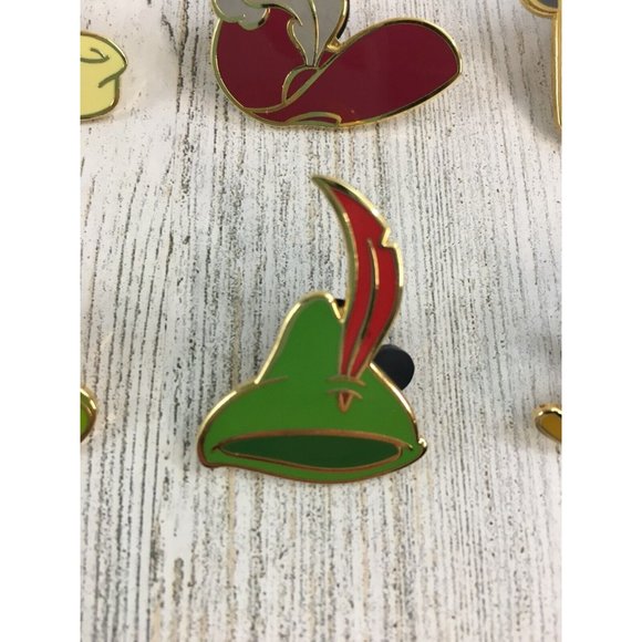 Disney | Jewelry | Lot Of 6 Disney Cast Exclusive Hat Box Pins Mad ...
